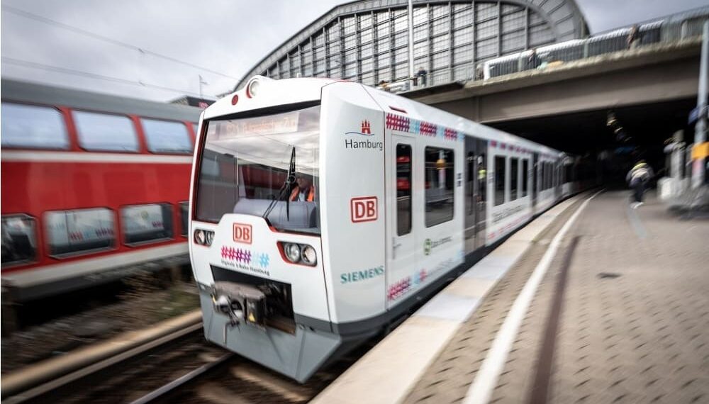 World premiere: DB and Siemens present the first automatic train