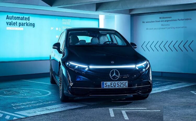 World first: Bosch and Mercedes-Benz's driverless parking system ...